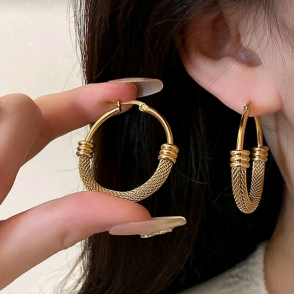 Anthropologie | Jewelry | 8k Structured Mesh Snapback Mini Hoops | Poshmark